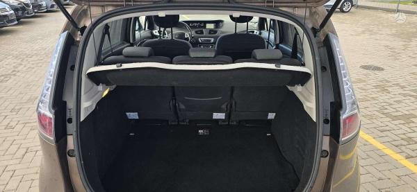 Brown Renault Scenic 2012 in Taurage, with an engine capacity of 1.46 L and mileage of 173 thousand km for 2800 €, photo 11 on AUTOMOTO.COM.LV