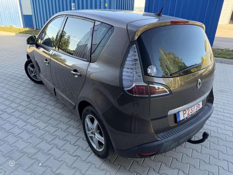 Brown Renault Scenic 2013 in Utena, with an engine capacity of 1.20 L and mileage of 161 thousand km for 3500 €, photo 8 on AUTOMOTO.COM.LV