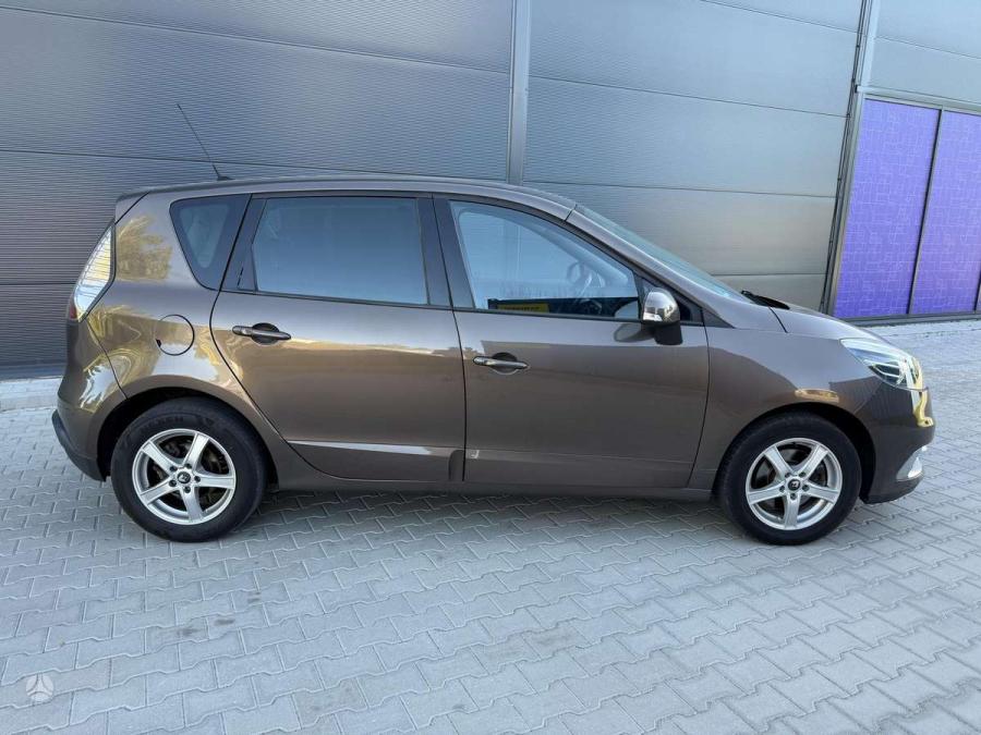 Brown Renault Scenic 2013 in Utena, with an engine capacity of 1.20 L and mileage of 161 thousand km for 3500 €, photo 15 on AUTOMOTO.COM.LV