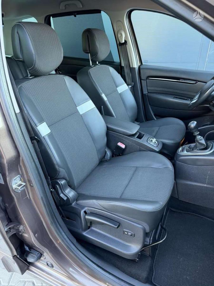 Brown Renault Scenic 2013 in Utena, with an engine capacity of 1.20 L and mileage of 161 thousand km for 3500 €, photo 25 on AUTOMOTO.COM.LV