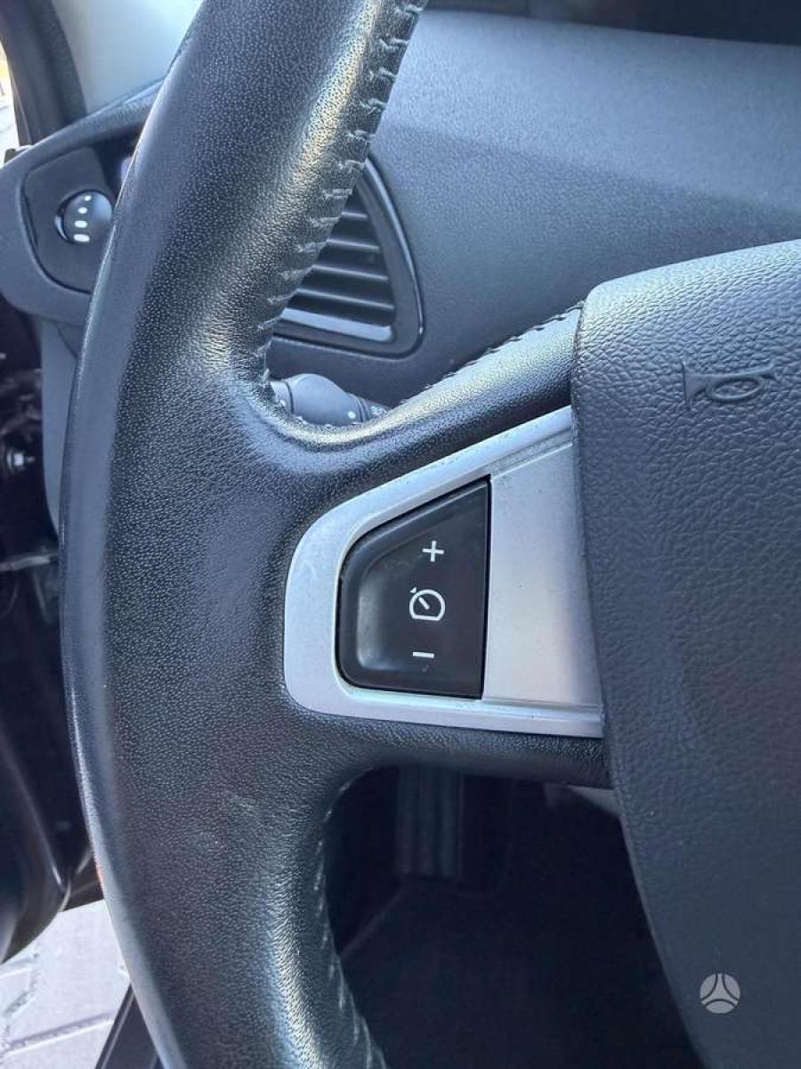 Brown Renault Scenic 2013 in Utena, with an engine capacity of 1.20 L and mileage of 161 thousand km for 3500 €, photo 32 on AUTOMOTO.COM.LV