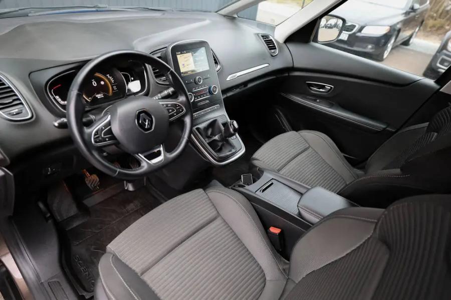 Brūns Renault Scenic 2017 Jelgava, ar dzinēja tilpumu 1.20 L un nobraukumu 180 tūkst. km par 9500 €, foto 13 vietnē AUTOMOTO.COM.LV