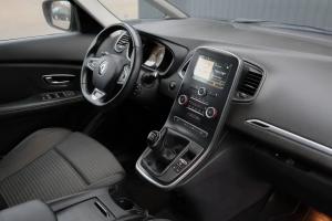 Brūns Renault Scenic 2017 Jelgava, ar dzinēja tilpumu 1.20 L un nobraukumu 180 tūkst. km par 9500 €, foto 17 vietnē AUTOMOTO.COM.LV