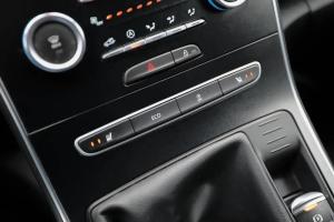 Brūns Renault Scenic 2017 Jelgava, ar dzinēja tilpumu 1.20 L un nobraukumu 180 tūkst. km par 9500 €, foto 24 vietnē AUTOMOTO.COM.LV