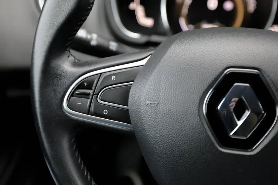 Brūns Renault Scenic 2017 Jelgava, ar dzinēja tilpumu 1.20 L un nobraukumu 180 tūkst. km par 9500 €, foto 27 vietnē AUTOMOTO.COM.LV