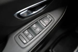 Brūns Renault Scenic 2017 Jelgava, ar dzinēja tilpumu 1.20 L un nobraukumu 180 tūkst. km par 9500 €, foto 28 vietnē AUTOMOTO.COM.LV