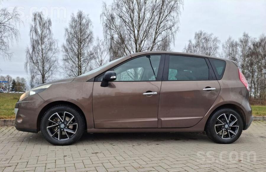 Brūns Renault Scenic 2011 Jelgava, ar dzinēja tilpumu 1.90 L un nobraukumu 224 tūkst. km par 5150 €, foto 7 vietnē AUTOMOTO.COM.LV