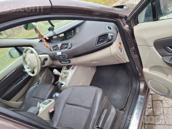 Brūns Renault Scenic 2011 Jelgava, ar dzinēja tilpumu 1.90 L un nobraukumu 232 tūkst. km par 4500 €, foto 9 vietnē AUTOMOTO.COM.LV