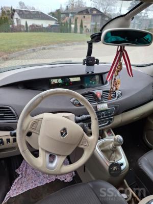 Brūns Renault Scenic 2011 Jelgava, ar dzinēja tilpumu 1.90 L un nobraukumu 241 tūkst. km par 4600 €, foto 19 vietnē AUTOMOTO.COM.LV