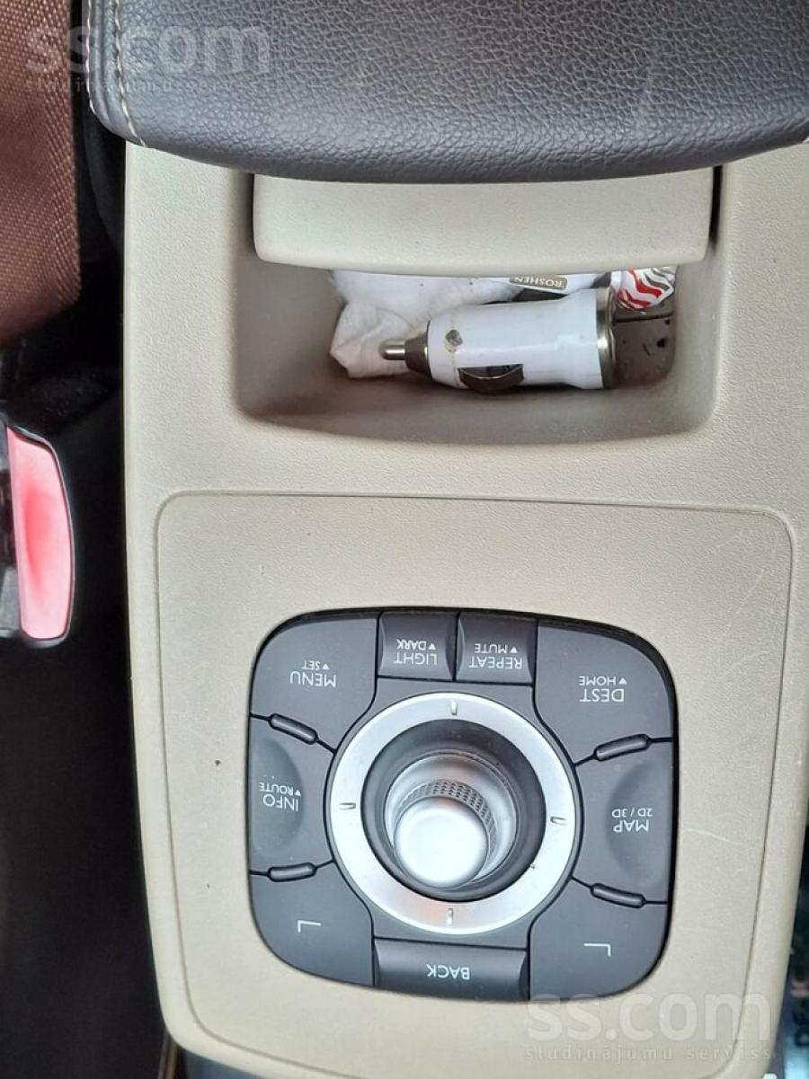 Brūns Renault Scenic 2011 Jelgava, ar dzinēja tilpumu 1.90 L un nobraukumu 241 tūkst. km par 4600 €, foto 21 vietnē AUTOMOTO.COM.LV