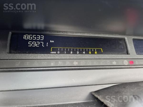 Brown Renault Scenic 2012 in Rezekne, with an engine capacity of 1.50 L and mileage of 187 thousand km for 3500 €, photo 6 on AUTOMOTO.COM.LV