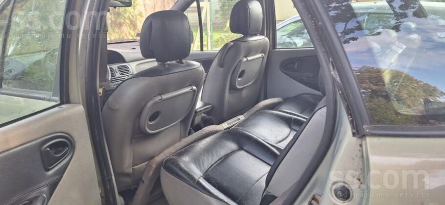 Zaļš Renault Scenic 2001 Tukums, ar dzinēja tilpumu 2.00 L un nobraukumu 450 tūkst. km par 400 €, foto 6 vietnē AUTOMOTO.COM.LV