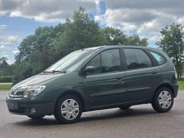 Green Renault Scenic 2002 in Grobiņa, with an engine capacity of 1.60 L and mileage of 101 thousand km for 2000 €, photo 2 on AUTOMOTO.COM.LV