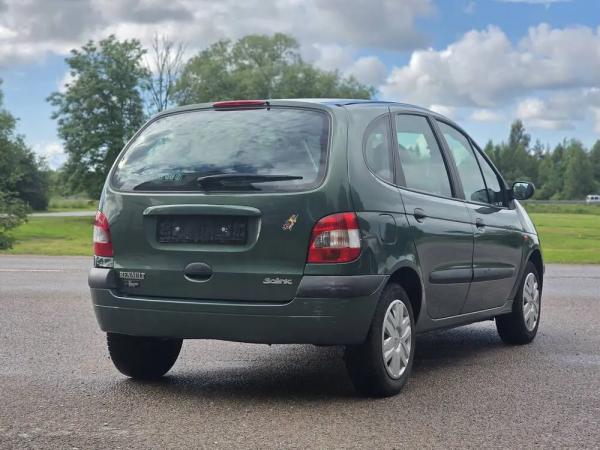 Green Renault Scenic 2002 in Grobiņa, with an engine capacity of 1.60 L and mileage of 101 thousand km for 2000 €, photo 7 on AUTOMOTO.COM.LV