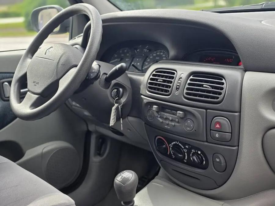 Green Renault Scenic 2002 in Grobiņa, with an engine capacity of 1.60 L and mileage of 101 thousand km for 2000 €, photo 17 on AUTOMOTO.COM.LV