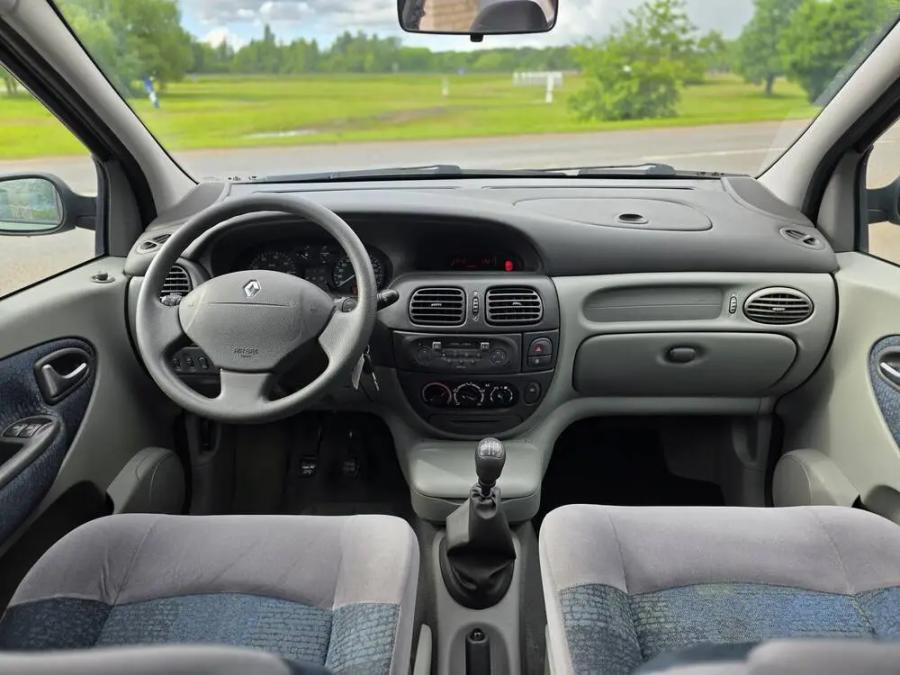 Green Renault Scenic 2002 in Grobiņa, with an engine capacity of 1.60 L and mileage of 101 thousand km for 2000 €, photo 20 on AUTOMOTO.COM.LV