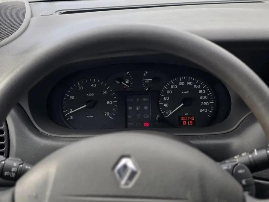 Green Renault Scenic 2002 in Grobiņa, with an engine capacity of 1.60 L and mileage of 101 thousand km for 2000 €, photo 21 on AUTOMOTO.COM.LV