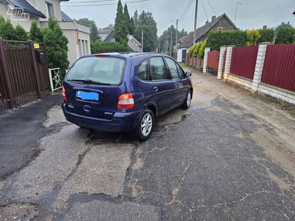 Green Renault Scenic 2003 in Vilkaviskis, with an engine capacity of 1.90 L and mileage of 288 thousand km for 800 €, photo 1 on AUTOMOTO.COM.LV