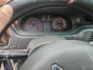 Zaļš Renault Scenic 2003 Vilkaviškis, ar dzinēja tilpumu 1.90 L un nobraukumu 288 tūkst. km par 800 €, foto 3 vietnē AUTOMOTO.COM.LV