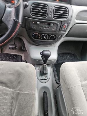 Zaļš Renault Scenic 2003 Vilkaviškis, ar dzinēja tilpumu 1.90 L un nobraukumu 288 tūkst. km par 800 €, foto 7 vietnē AUTOMOTO.COM.LV