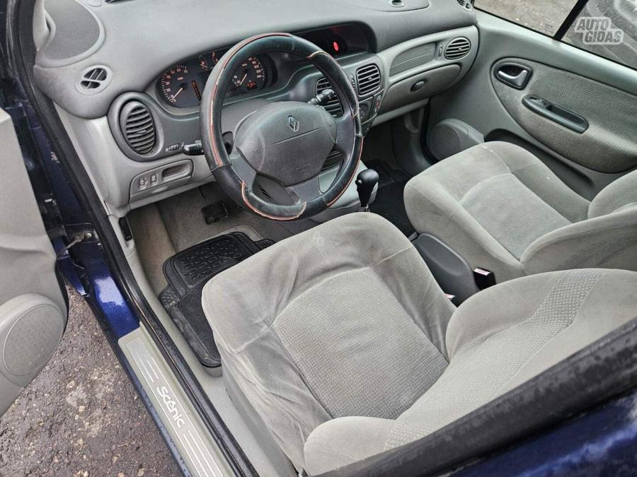 Zaļš Renault Scenic 2003 Vilkaviškis, ar dzinēja tilpumu 1.90 L un nobraukumu 288 tūkst. km par 800 €, foto 8 vietnē AUTOMOTO.COM.LV