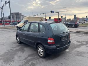 Zaļš Renault Scenic 2004 Viļņa, ar dzinēja tilpumu 1.90 L un nobraukumu 300 tūkst. km par 380 €, foto 7 vietnē AUTOMOTO.COM.LV