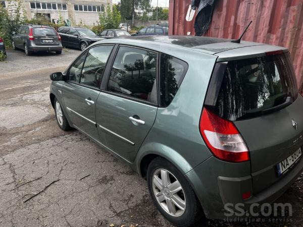 Renault Scenic 2004 in Riga on AUTOMOTO.COM.LV Green Renault Scenic 2004 in Riga, with an engine capacity of 2.00 L and mileage of 275 thousand km for 1200 €, photo 4 on AUTOMOTO.COM.LV
