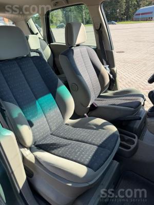 Zaļš Renault Scenic 2004 Valmiera, ar dzinēja tilpumu 1.50 L un nobraukumu 254 tūkst. km par 1050 €, foto 9 vietnē AUTOMOTO.COM.LV