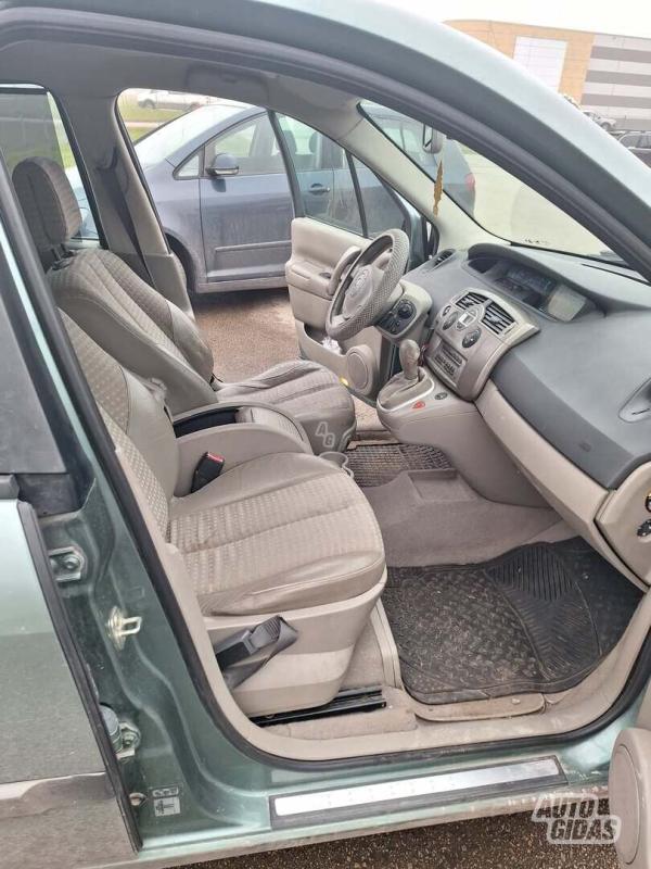 Zaļš Renault Scenic 2006 Šauļi, ar dzinēja tilpumu 2.00 L un nobraukumu 250 tūkst. km par 1450 €, foto 6 vietnē AUTOMOTO.COM.LV