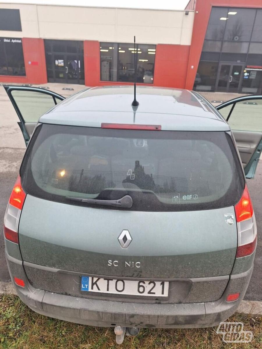 Zaļš Renault Scenic 2006 Šauļi, ar dzinēja tilpumu 2.00 L un nobraukumu 300 tūkst. km par 1450 €, foto 5 vietnē AUTOMOTO.COM.LV