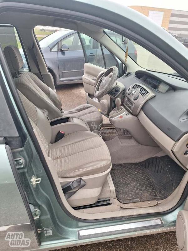 Zaļš Renault Scenic 2006 Šauļi, ar dzinēja tilpumu 2.00 L un nobraukumu 250 tūkst. km par 1450 €, foto 6 vietnē AUTOMOTO.COM.LV