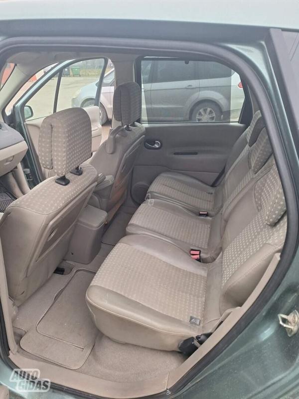 Zaļš Renault Scenic 2006 Šauļi, ar dzinēja tilpumu 2.00 L un nobraukumu 250 tūkst. km par 1450 €, foto 8 vietnē AUTOMOTO.COM.LV
