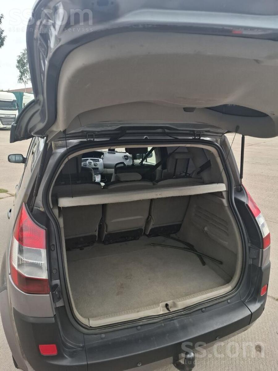 Zaļš Renault Scenic 2006 Daugavpils, ar dzinēja tilpumu 1.60 L un nobraukumu 177 tūkst. km par 1350 €, foto 6 vietnē AUTOMOTO.COM.LV