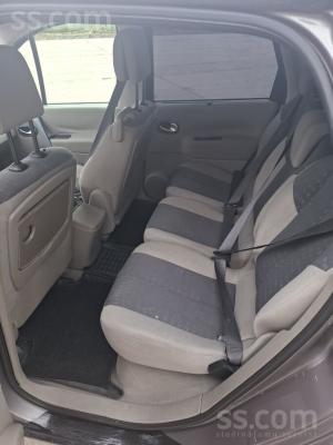 Zaļš Renault Scenic 2006 Daugavpils, ar dzinēja tilpumu 1.60 L un nobraukumu 177 tūkst. km par 1350 €, foto 8 vietnē AUTOMOTO.COM.LV