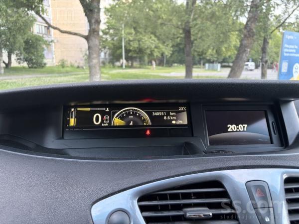 Green Renault Scenic 2013 in Riga, with an engine capacity of 1.50 L and mileage of 340 thousand km for 3800 €, photo 8 on AUTOMOTO.COM.LV