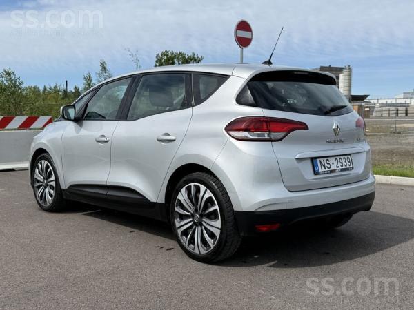 Grey Renault Scenic 2018 in Liepaja, with an engine capacity of 1.30 L and mileage of 231 thousand km for 7700 €, photo 4 on AUTOMOTO.COM.LV