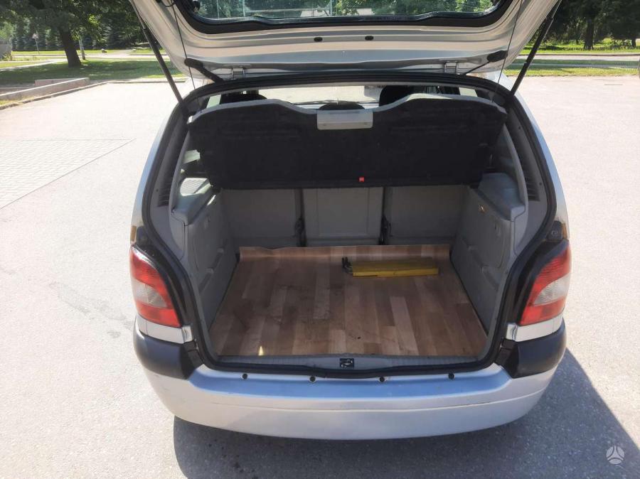 Grey Renault Scenic 2000 in Jonava, with an engine capacity of 1.90 L and mileage of 228 thousand km for 900 €, photo 6 on AUTOMOTO.COM.LV