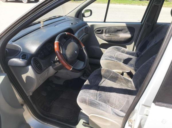 Grey Renault Scenic 2000 in Jonava, with an engine capacity of 1.90 L and mileage of 228 thousand km for 900 €, photo 6 on AUTOMOTO.COM.LV