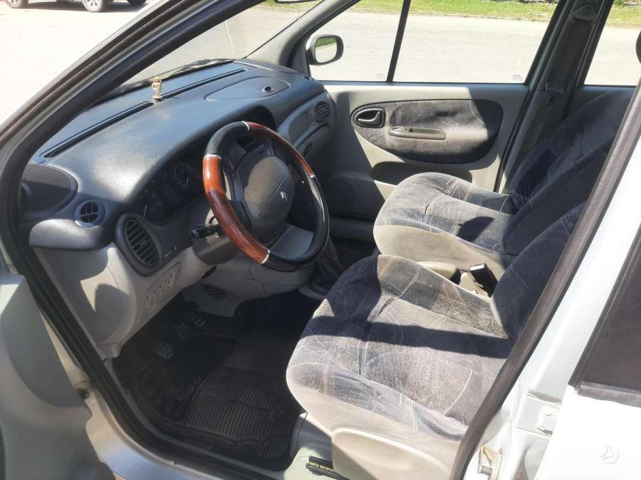 Grey Renault Scenic 2000 in Jonava, with an engine capacity of 1.90 L and mileage of 228 thousand km for 900 €, photo 7 on AUTOMOTO.COM.LV