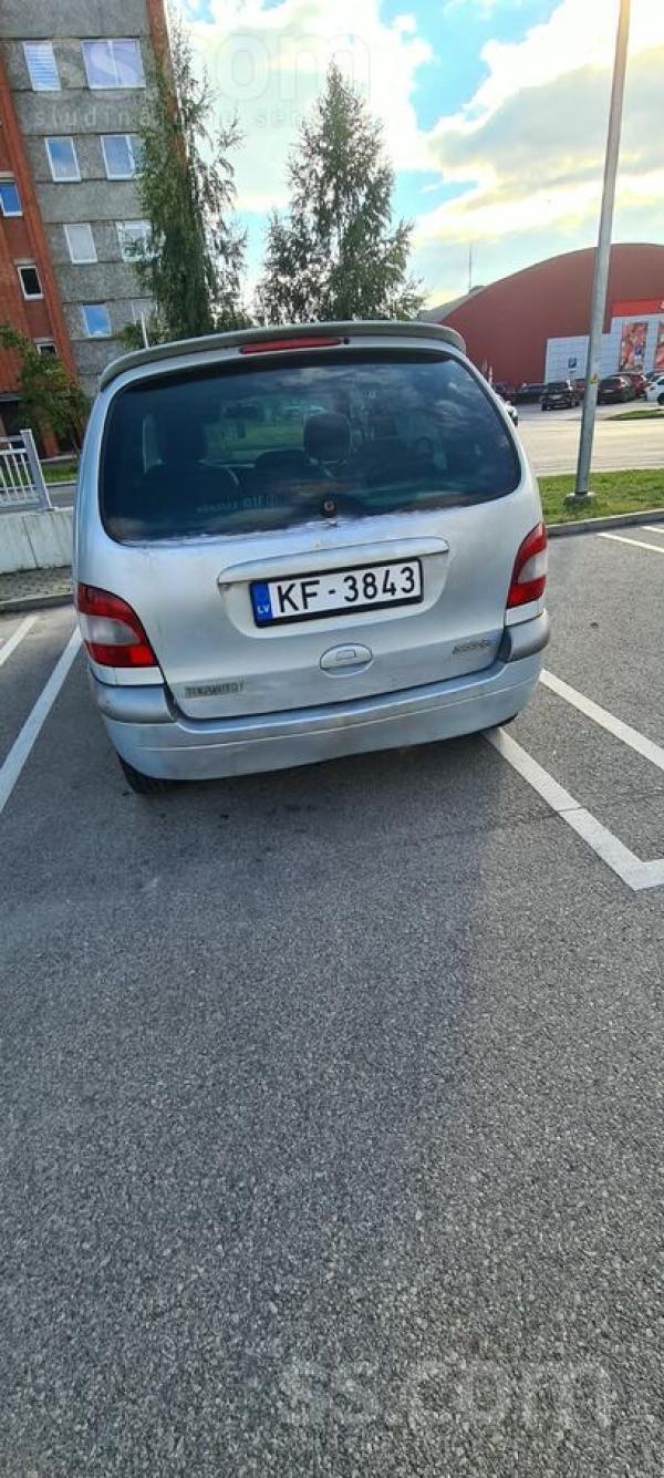 Grey Renault Scenic 2001 in Daugavpils, with an engine capacity of 1.60 L and mileage of 175 thousand km for 650 €, photo 5 on AUTOMOTO.COM.LV