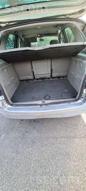 Grey Renault Scenic 2001 in Daugavpils, with an engine capacity of 1.60 L and mileage of 175 thousand km for 650 €, photo 8 on AUTOMOTO.COM.LV