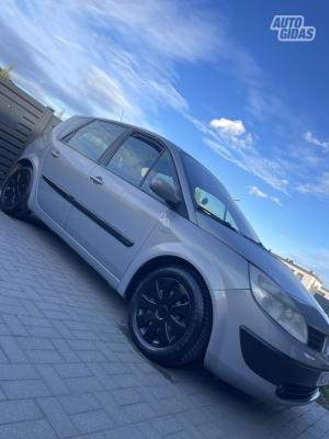 Grey Renault Scenic 2004 in Kaunas, with an engine capacity of 2.00 L and mileage of 350 thousand km for 1100 €, photo  on AUTOMOTO.COM.LV