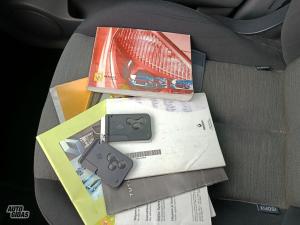 Grey Renault Scenic 2006 in Marijampole, with an engine capacity of 1.60 L and mileage of 202 thousand km for 1300 €, photo 14 on AUTOMOTO.COM.LV