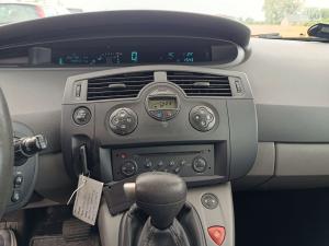 Grey Renault Scenic 2006 in Marijampole, with an engine capacity of 1.60 L and mileage of 202 thousand km for 1300 €, photo 18 on AUTOMOTO.COM.LV