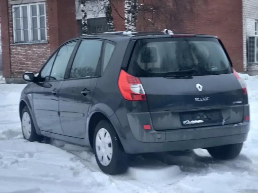 Grey Renault Scenic 2007 in Grobiņa, with an engine capacity of 1.60 L and mileage of 167 thousand km for 2850 €, photo 4 on AUTOMOTO.COM.LV
