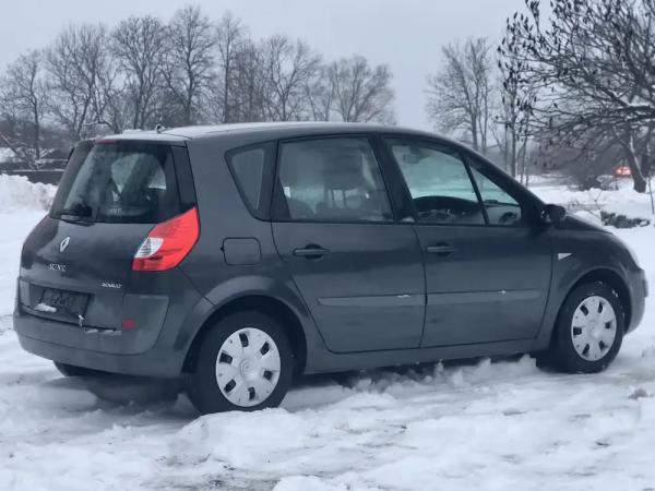 Pelēks Renault Scenic 2007 Grobiņa, ar dzinēja tilpumu 1.60 L un nobraukumu 167 tūkst. km par 2850 €, foto 6 vietnē AUTOMOTO.COM.LV