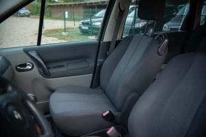 Grey Renault Scenic 2007 in Grobiņa, with an engine capacity of 1.60 L and mileage of 167 thousand km for 2850 €, photo 16 on AUTOMOTO.COM.LV