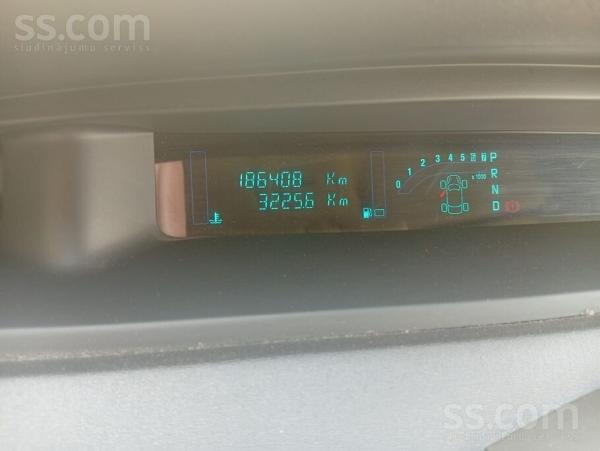 Pelēks Renault Scenic 2009 Liepāja, ar dzinēja tilpumu 1.80 L un nobraukumu 183 tūkst. km par 950 €, foto 6 vietnē AUTOMOTO.COM.LV