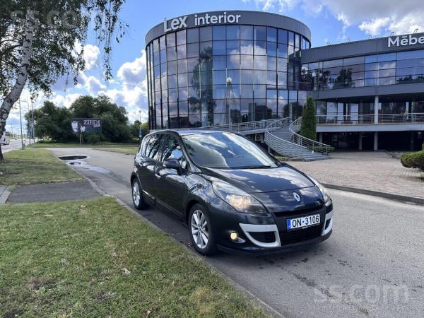 Pelēks Renault Scenic 2010 Rīga, ar dzinēja tilpumu 2.00 L un nobraukumu 257 tūkst. km par 3650 €, foto 3 vietnē AUTOMOTO.COM.LV