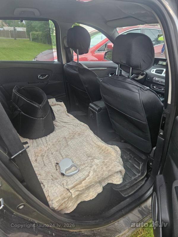 Pelēks Renault Scenic 2010 Tallina, ar dzinēja tilpumu 1.90 L un nobraukumu 0 tūkst. km par 3200 €, foto 4 vietnē AUTOMOTO.COM.LV